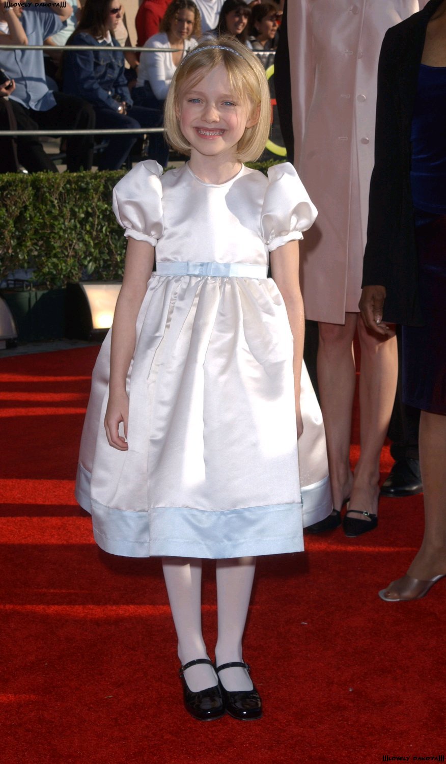 Mar 10 | 8th Annual Screen Actors Guild Awards - lovely-dakota-sag ...