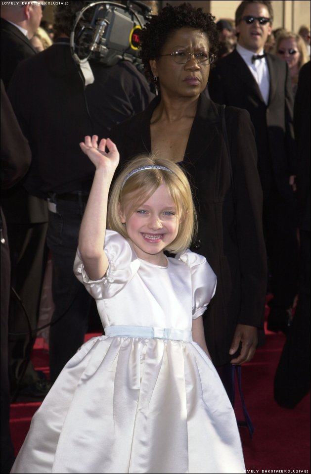Mar 10 | 8th Annual Screen Actors Guild Awards - lovely-dakota-sag ...