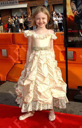 Apr 18 | "Man on Fire" Premiere - DakotaMOFPremiere072 - Lovely Dakota ...
