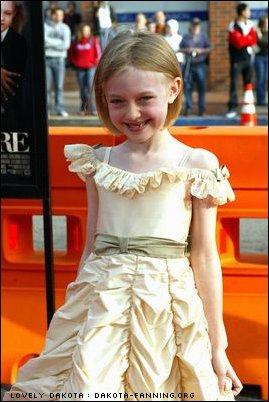 Apr 18 | "Man on Fire" Premiere - DakotaMOFPremiere089 - Lovely Dakota ...